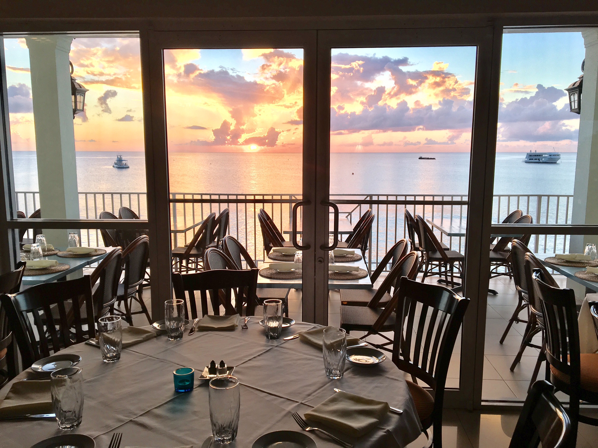 Waterfront Dining in the Cayman Islands | Cayman Resident